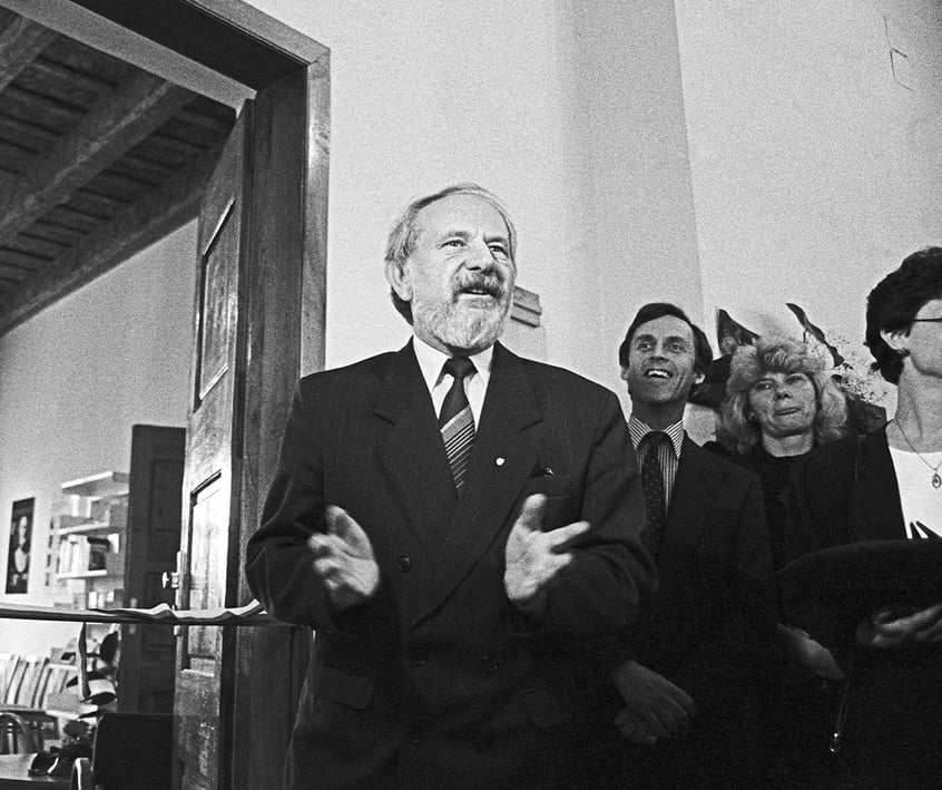 Zemřel král olomouckého majálesu, amerikanista Josef Jařab • RESPEKT