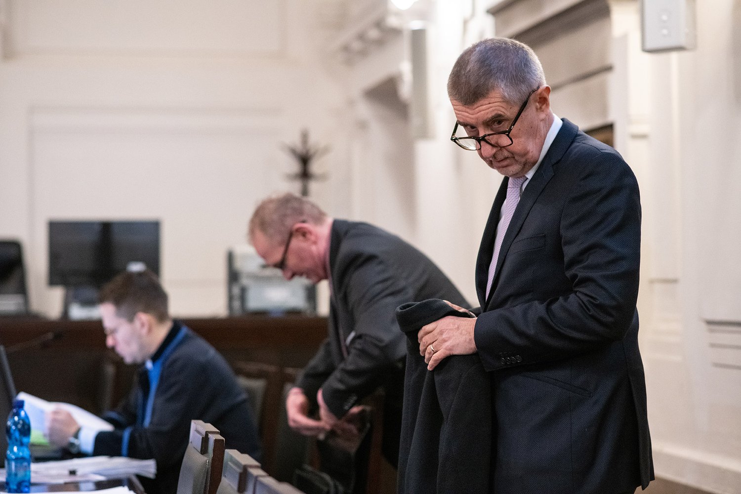 Soud zprostil Andreje Babiše obžaloby v kauze Čapí hnízdo. Teď se čeká, zda se žalobce Šaroch ...