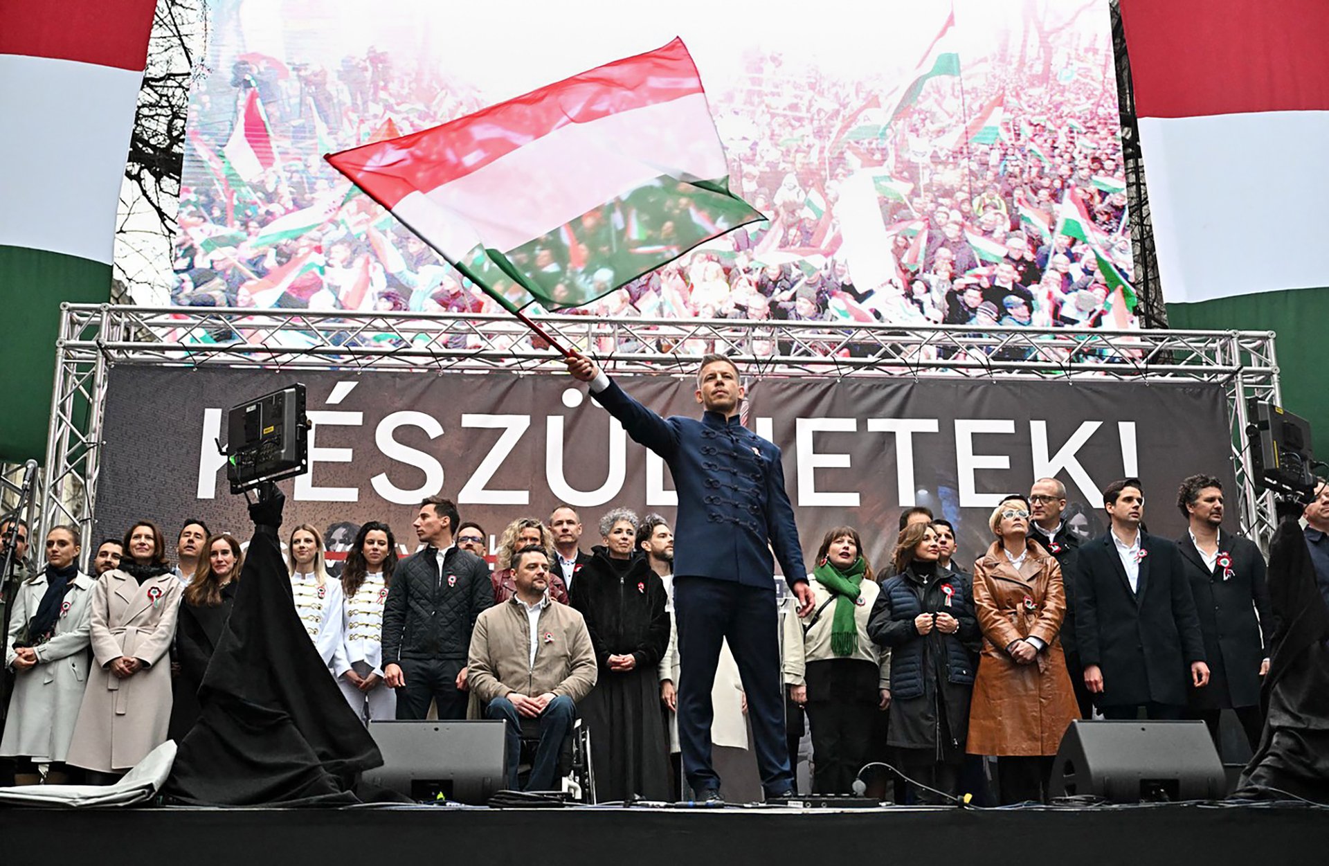 Chceme Maďary přesvědčit, že nepotřebují poručníka. Ale Orbánova vláda ...