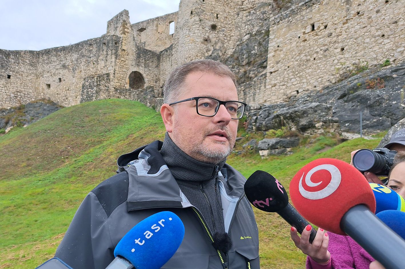 Vzpomínka na Josefa Somra: Jak hrát, respektive nehrát divadlo • RESPEKT